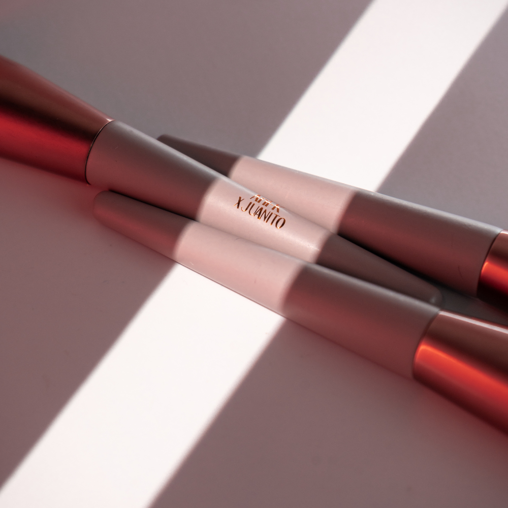 Iconi-K Brush Ani-K x Juanito – Ani-k Makeup